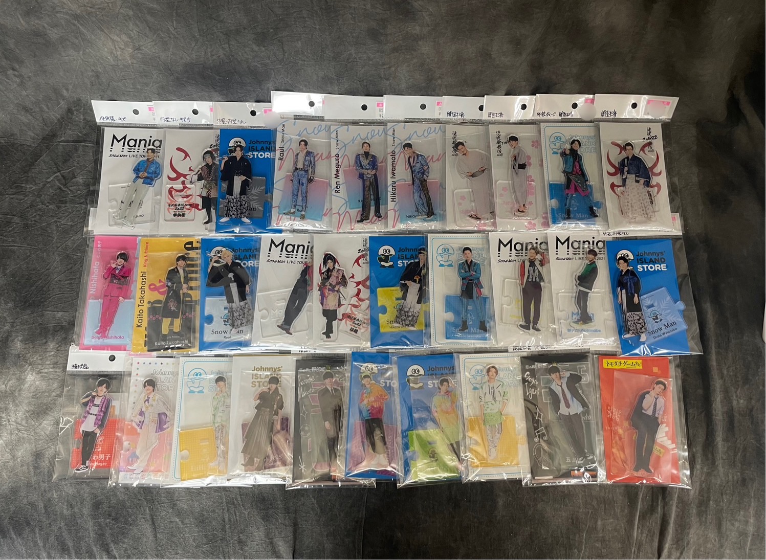 SnowMan、SixTONES、なにわ男子、King&Prince、HiHi Jetsなど人気グループアクリルスタンド多数品出ししました ...